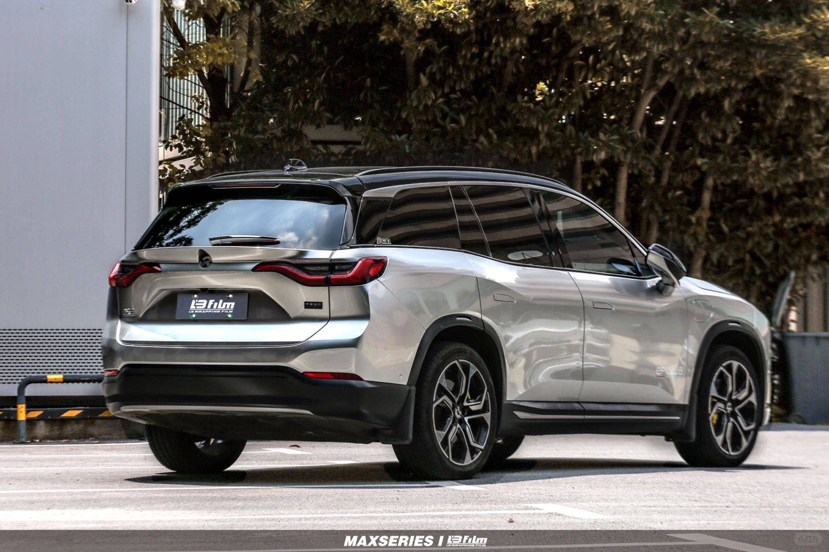 蔚来ES6-LB改色膜液态金属铝水银，整体的科技感与生活完美契合_搜狐汽车_搜狐网