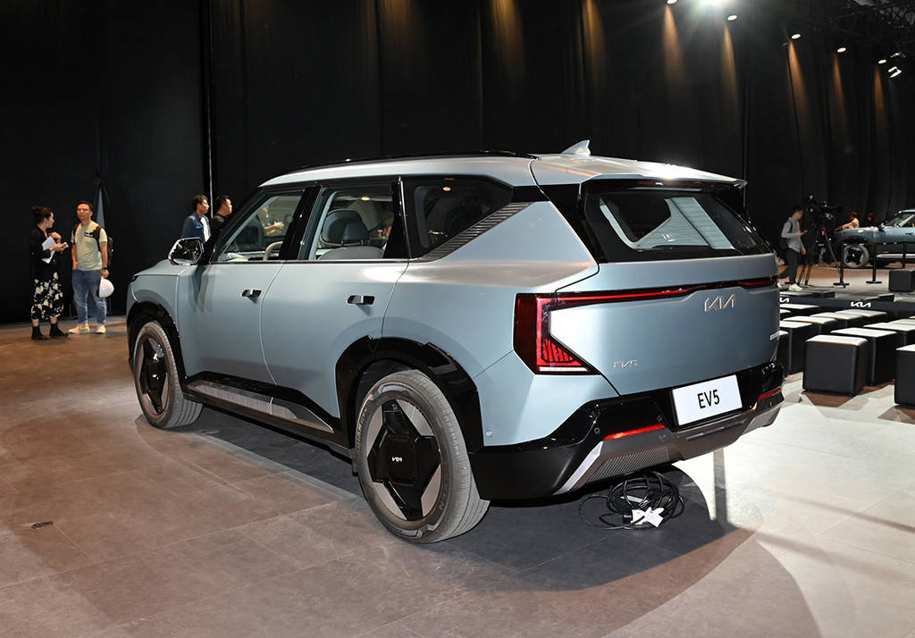 续航里程可达720km 起亚EV5长续航版3月上市_搜狐汽车_搜狐网