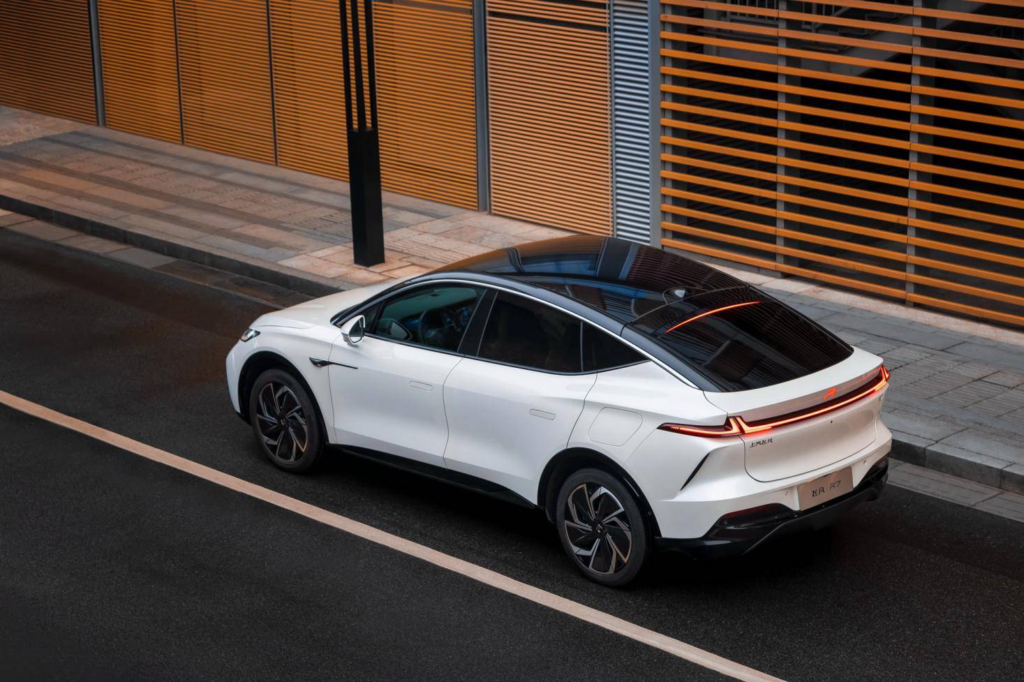 2024款飞凡R7新年首周销量开门红，上汽把中大型纯电SUV玩明白了_搜狐汽车_搜狐网