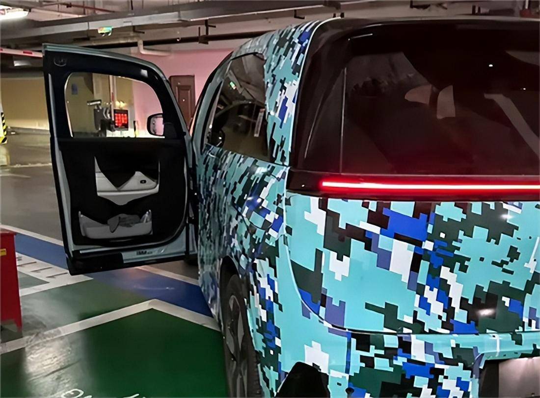 一款009还不够，又一款MPV谍照曝光，极氪CM2E什么来头_搜狐汽车_搜狐网