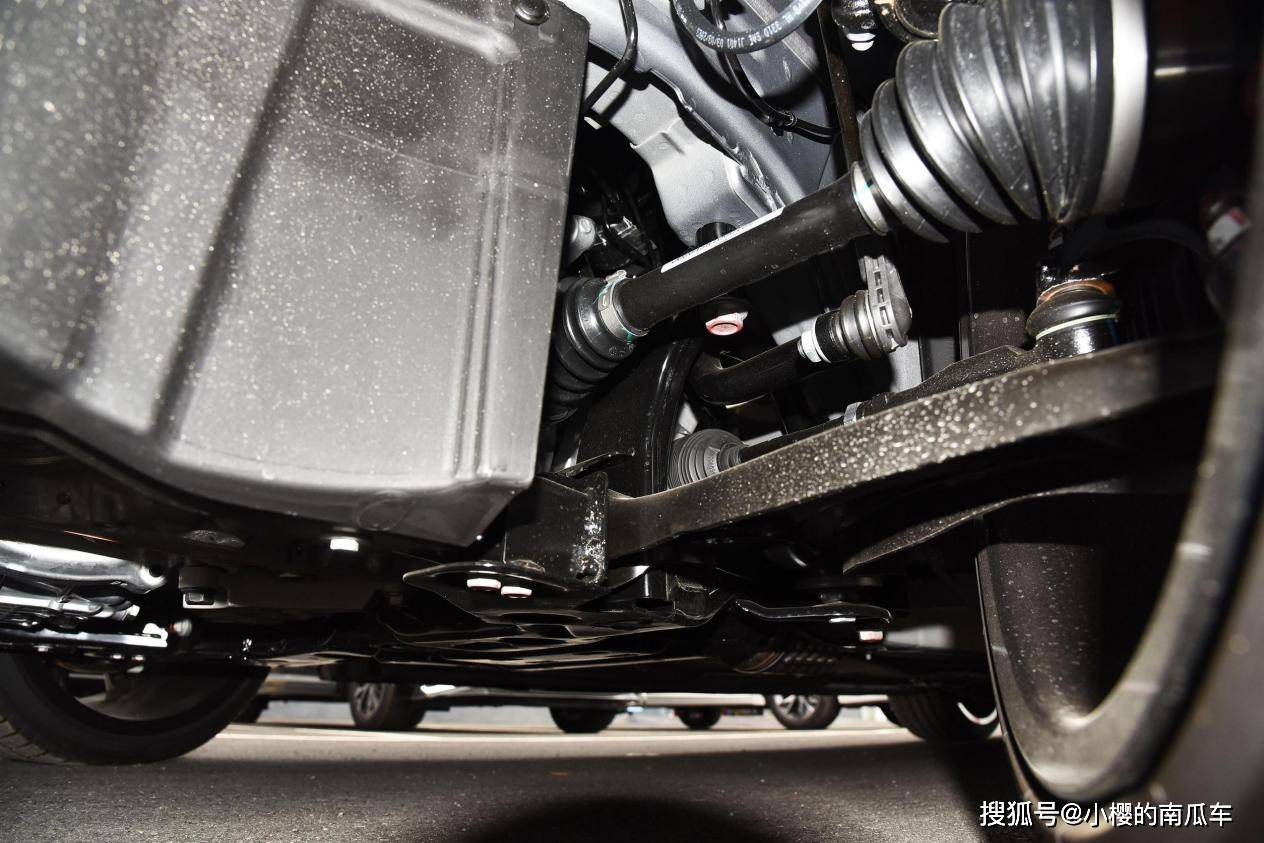 优惠后14.2万，配2.0T+8AT，5.7s 破百+265马力，体验广汽传祺影豹_搜狐汽车_搜狐网