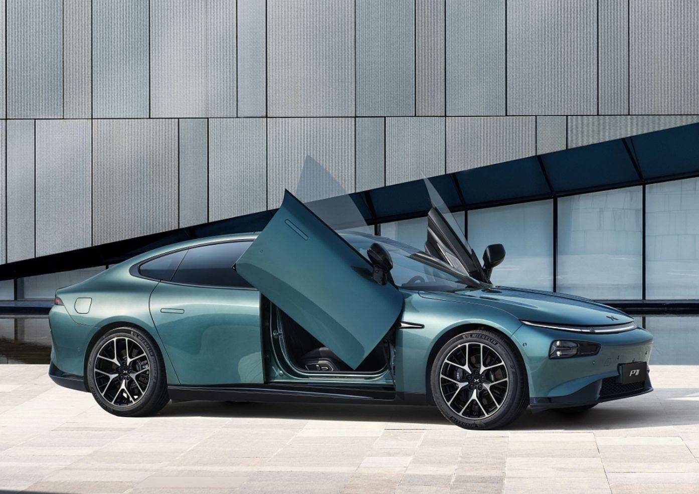 小鹏P7i售价20.89万元起 鹏翼性能版官方降价5万_搜狐汽车_搜狐网