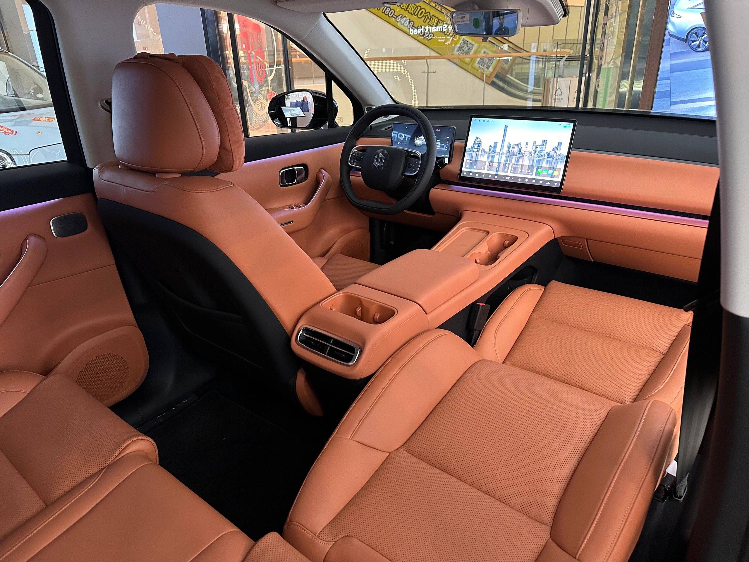 零跑C10到店，帅过理想L7，配8295芯片+激光雷达，续航1190km_搜狐汽车_搜狐网