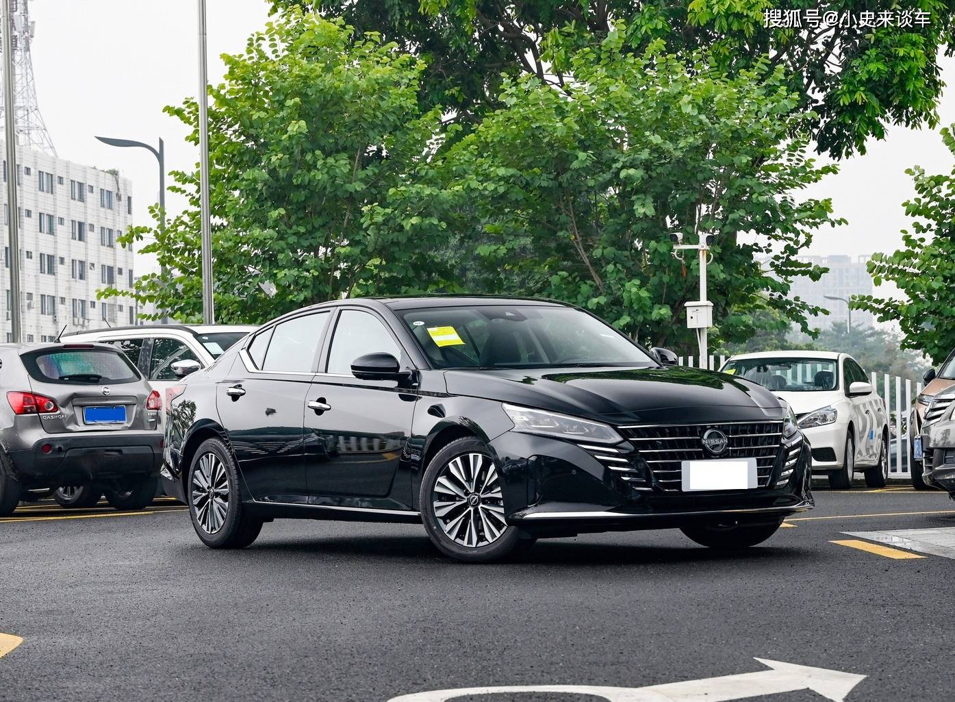 日产天籁终于“扛不住”了！售价下滑至13.78万起，搭载2.0T+CVT_搜狐汽车_搜狐网