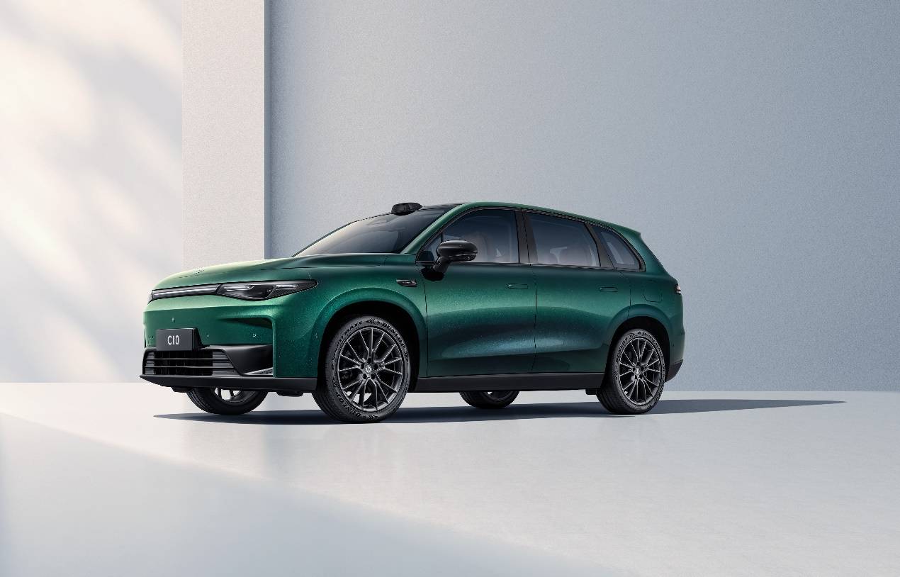 15.18万起，配8295芯片+激光雷达，零跑C10正式开启预售！_搜狐汽车_搜狐网