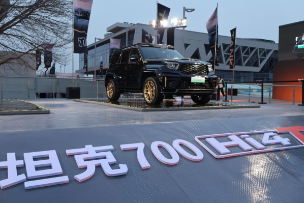 坦克700Hi4-T仅42.8W起，配置太王道，大G卫士车主都喊后悔_搜狐汽车_搜狐网