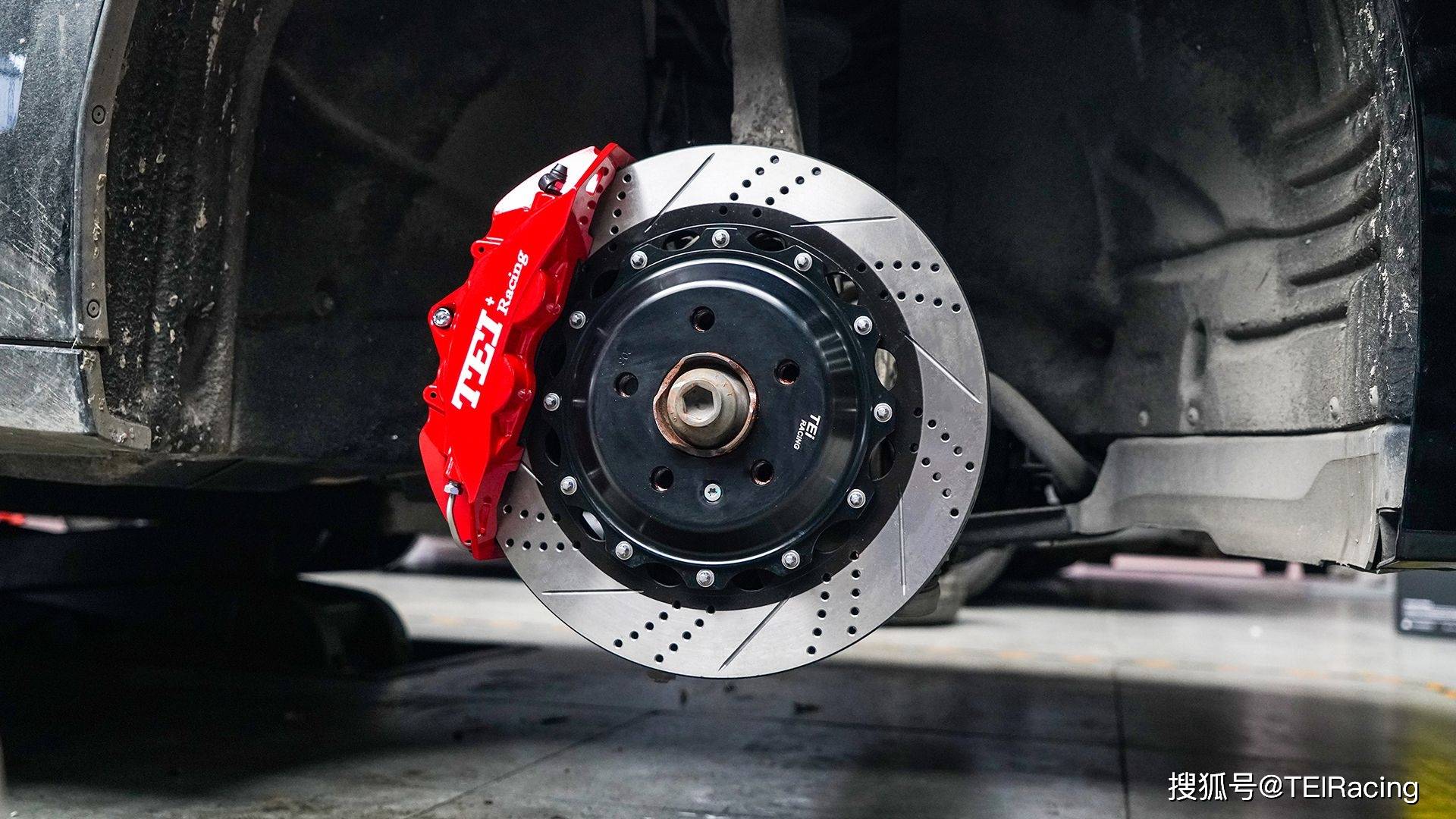 案例升级丨奥迪A6L升级P40NS+大四活塞卡钳套件_搜狐汽车_搜狐网