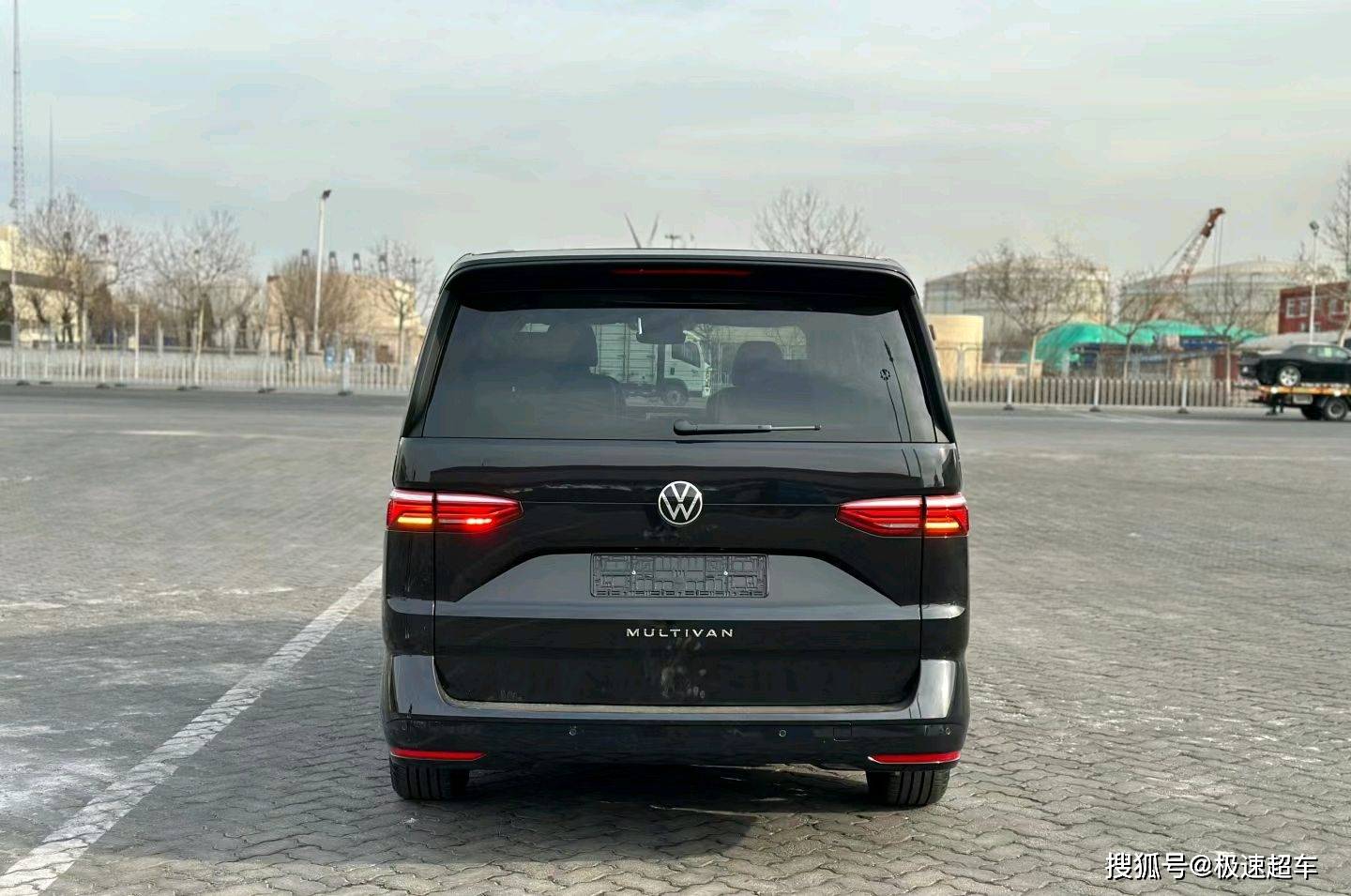 可惜只有“柴油版”，大众迈特威T7抵达国内港口，2.0T+7座_搜狐汽车_搜狐网