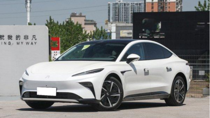 飞凡汽车旗舰F7获C-NCAP五星安全评价，豪华配置引领电动轿车新风尚_搜狐汽车_搜狐网