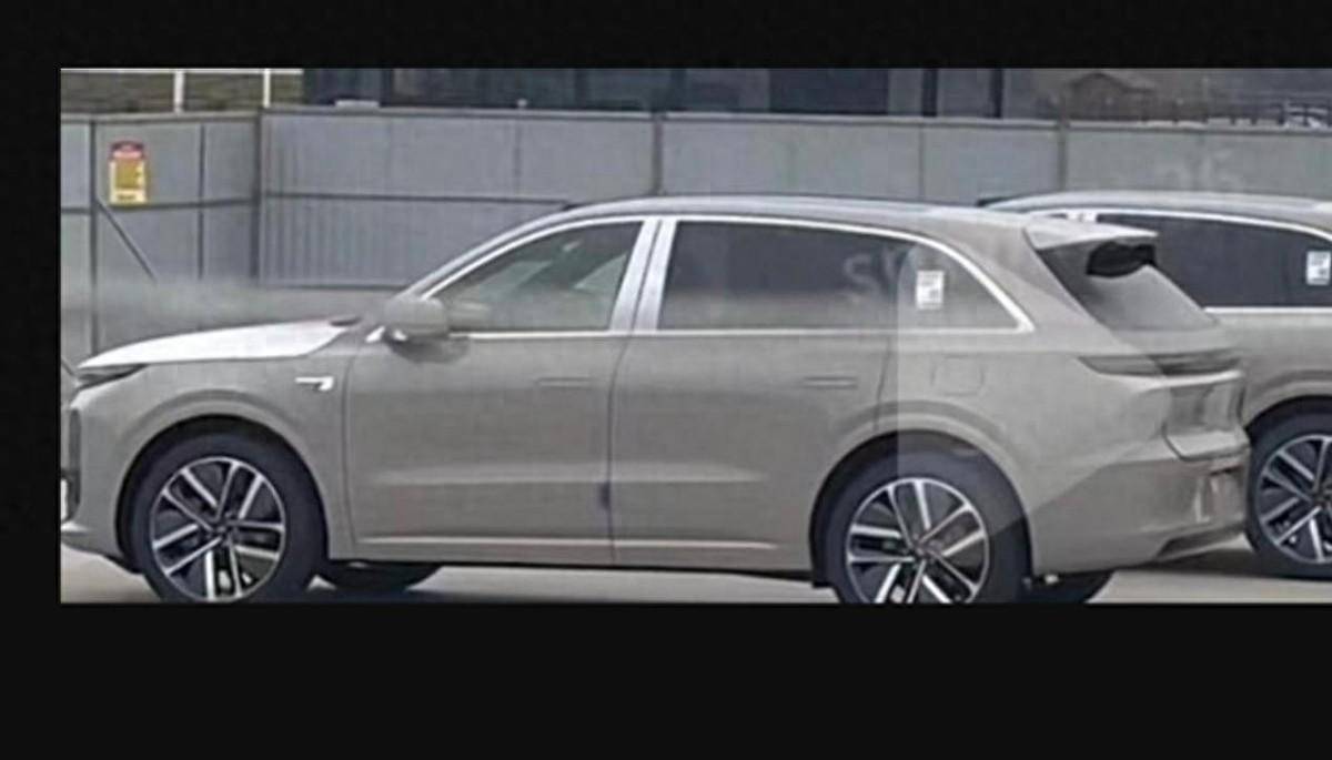 理想L6实车曝光！MEGA同款水泥灰，或定价25万，剑指问界M7？_搜狐汽车_搜狐网