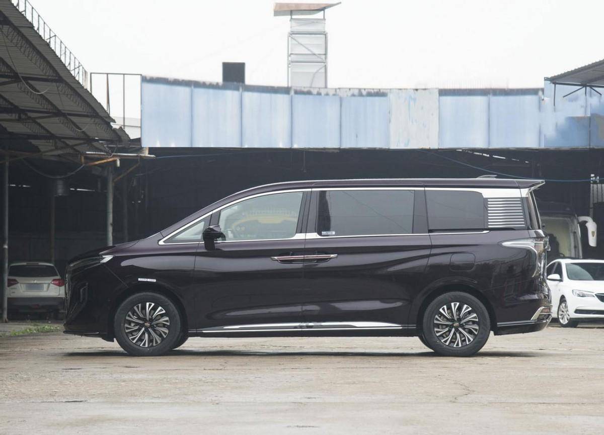 36万元起，红旗HQ9 PHEV开启预售，将于北京车展上市_搜狐汽车_搜狐网