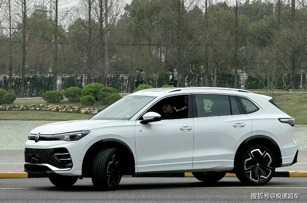 白色实车曝光！大众途观L Pro登场，英姿飒爽，“花瓣”轮毂有新意_搜狐汽车_搜狐网