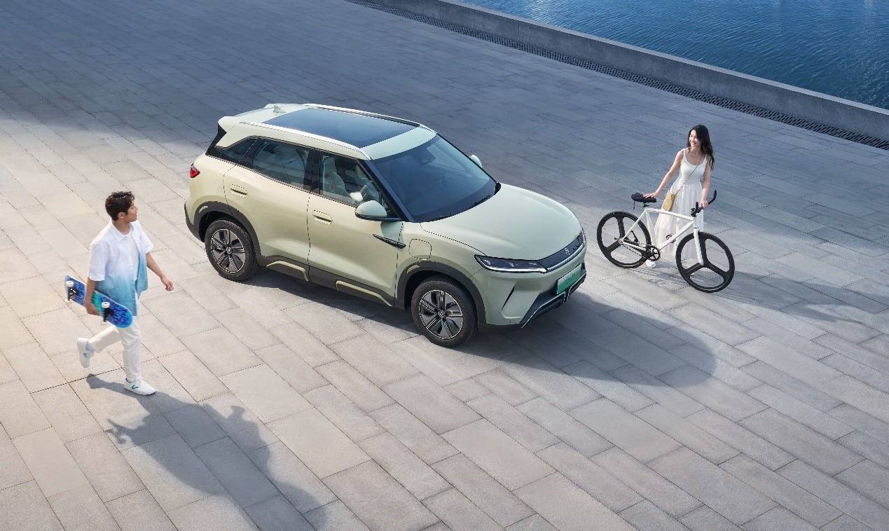 9.68万起买A0级纯电SUV，元UP三款配置如何选择？_搜狐汽车_搜狐网