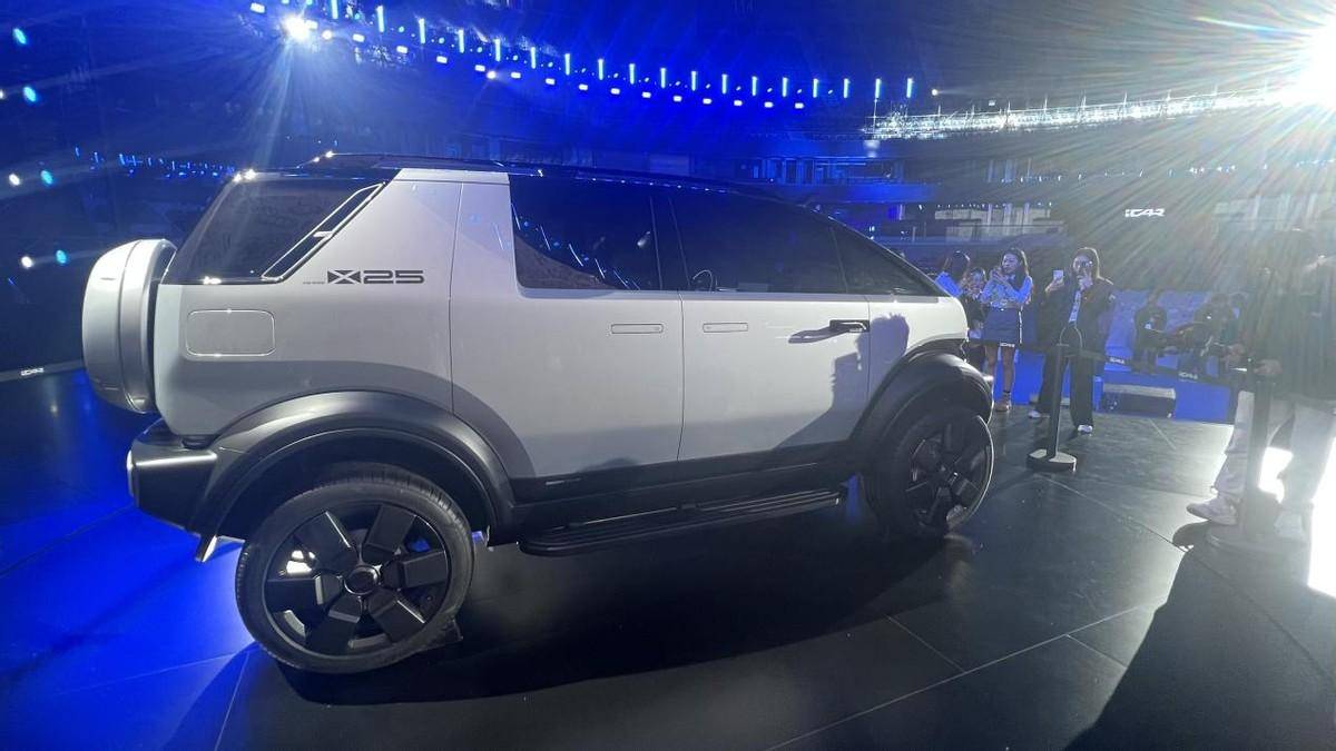 iCAR X25亮相，奇瑞造了辆能越野的MPV？_搜狐汽车_搜狐网