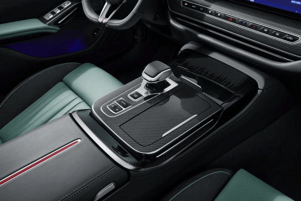 换1.8T、2.5T发动机，红旗新H9将于北京车展上市_搜狐汽车_搜狐网