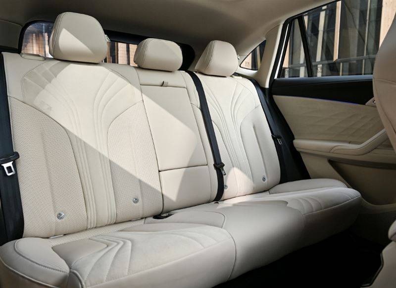 紧凑级插混SUV新卷王，荣威D5X DMH 11.98万起售_搜狐汽车_搜狐网