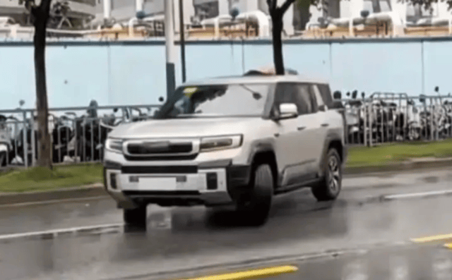 方程豹豹8硬刚坦克700 Hi4-T！2.0T+三电机＋四轮独立，续航1000km_搜狐汽车_搜狐网