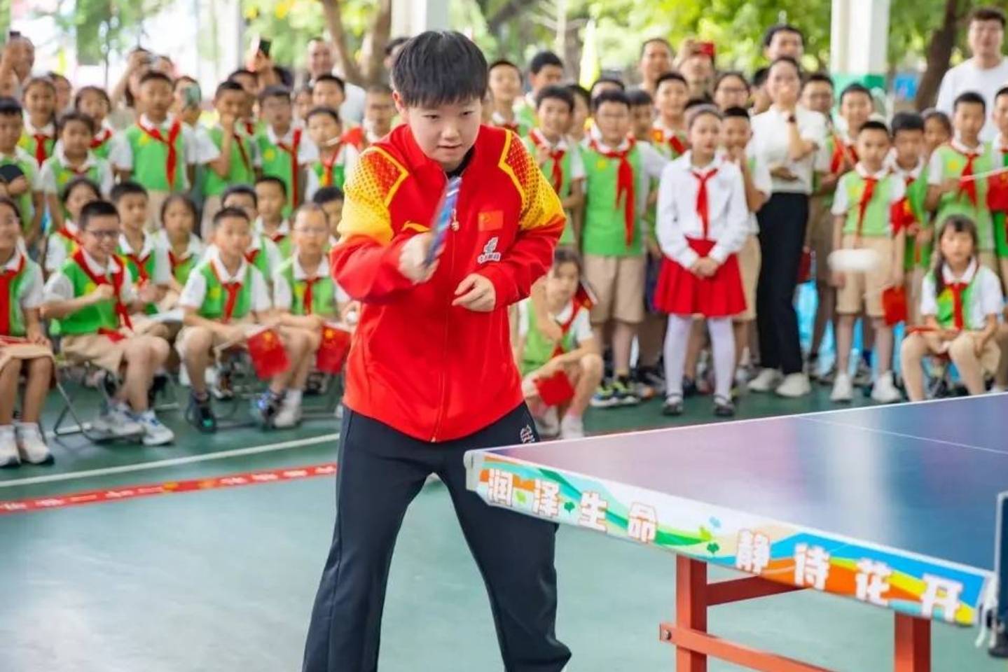 好消息！“女乒1姐”莎莎来重庆了，又美又飒又可爱！_国乒队_乒乓_祝福