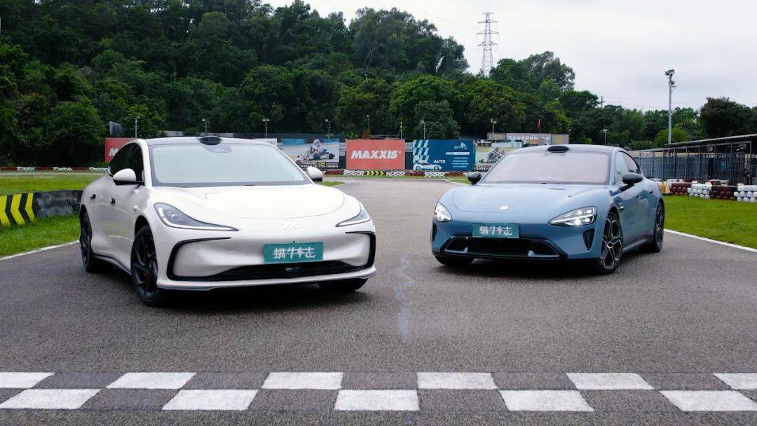 为了上强度，我带它们跑赛道！智己L6 VS 小米SU7|1+1试车_搜狐汽车_搜狐网