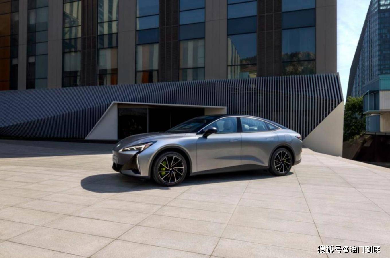 阿尔法S5、阿尔法T5限时钜惠，极狐双子星12.38万元起价_搜狐汽车_搜狐网