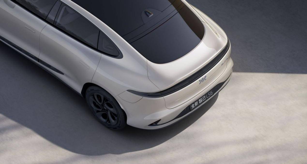 “灵蜥”数字底盘加持0转弯半径，全新智己LS6 22.99万起预售_搜狐汽车_搜狐网