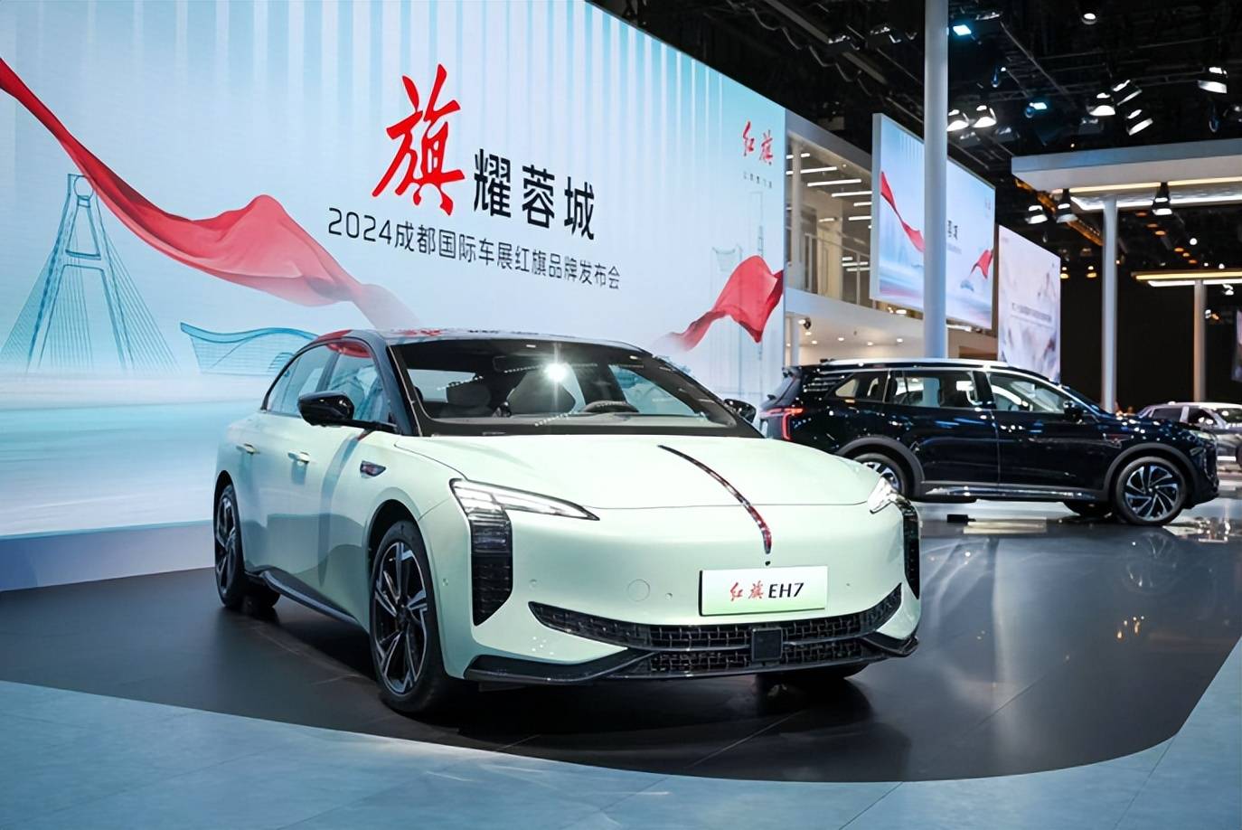 加入价格战，红旗HS7 PHEV上市优惠超5万/EH7荣耀版成都车展首发_搜狐汽车_搜狐网