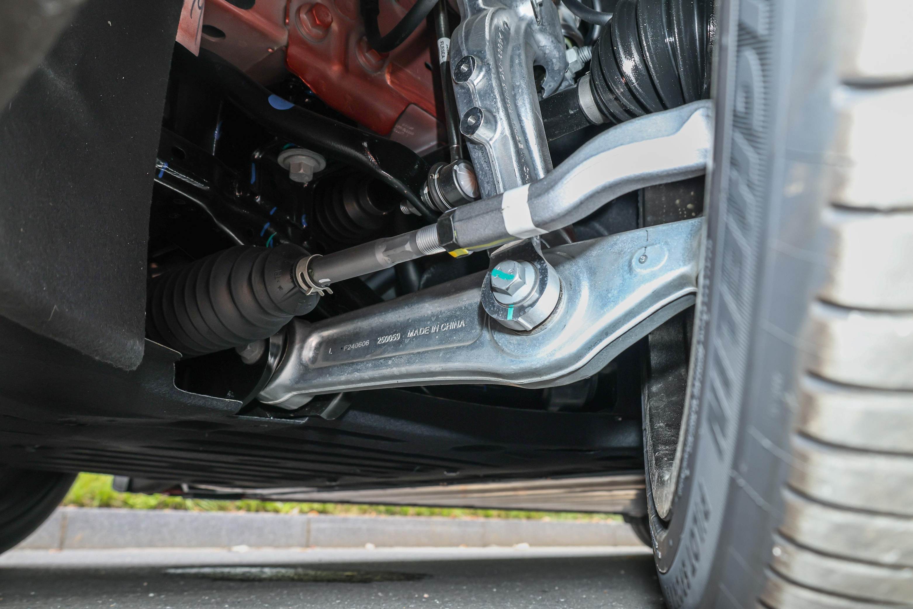 最高续航超800km 顶配有空气悬架+CDC 领克Z10哪个版本最值得选？_搜狐汽车_搜狐网