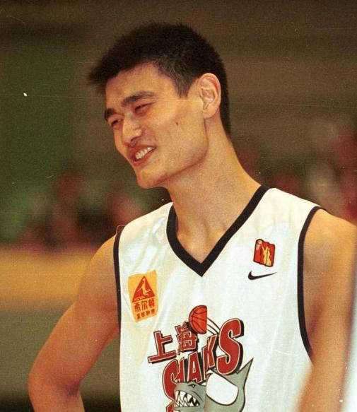 单赛季双MVP+FMVP的稀缺性：CBA历史仅五人完成，已空白十一年_姚明_篮板_常规赛