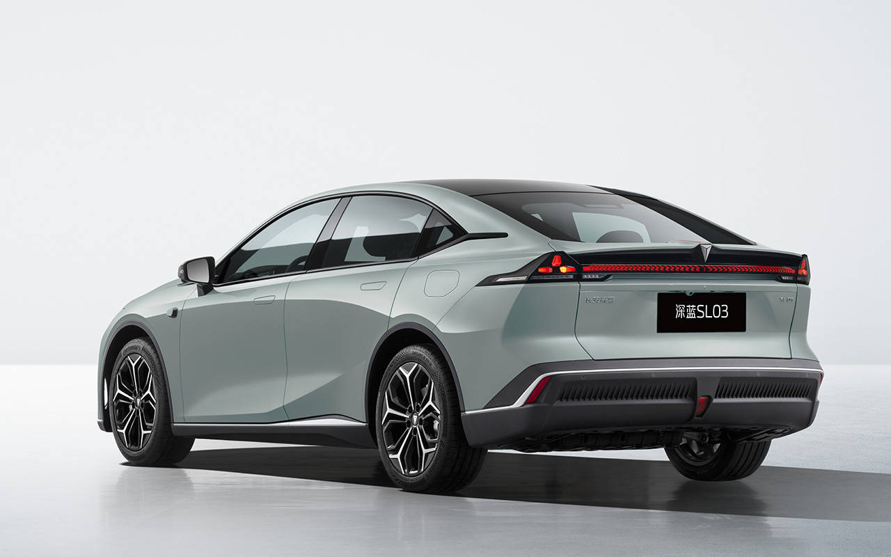 增程版车型提升续航 2025款深蓝SL03上市售11.99-14.69万_搜狐汽车_搜狐网