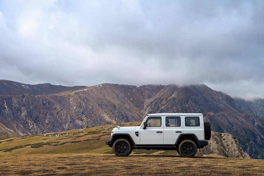 今年新疆的第一场雪，是212品牌T01重装上阵的最佳注脚_搜狐汽车_搜狐网