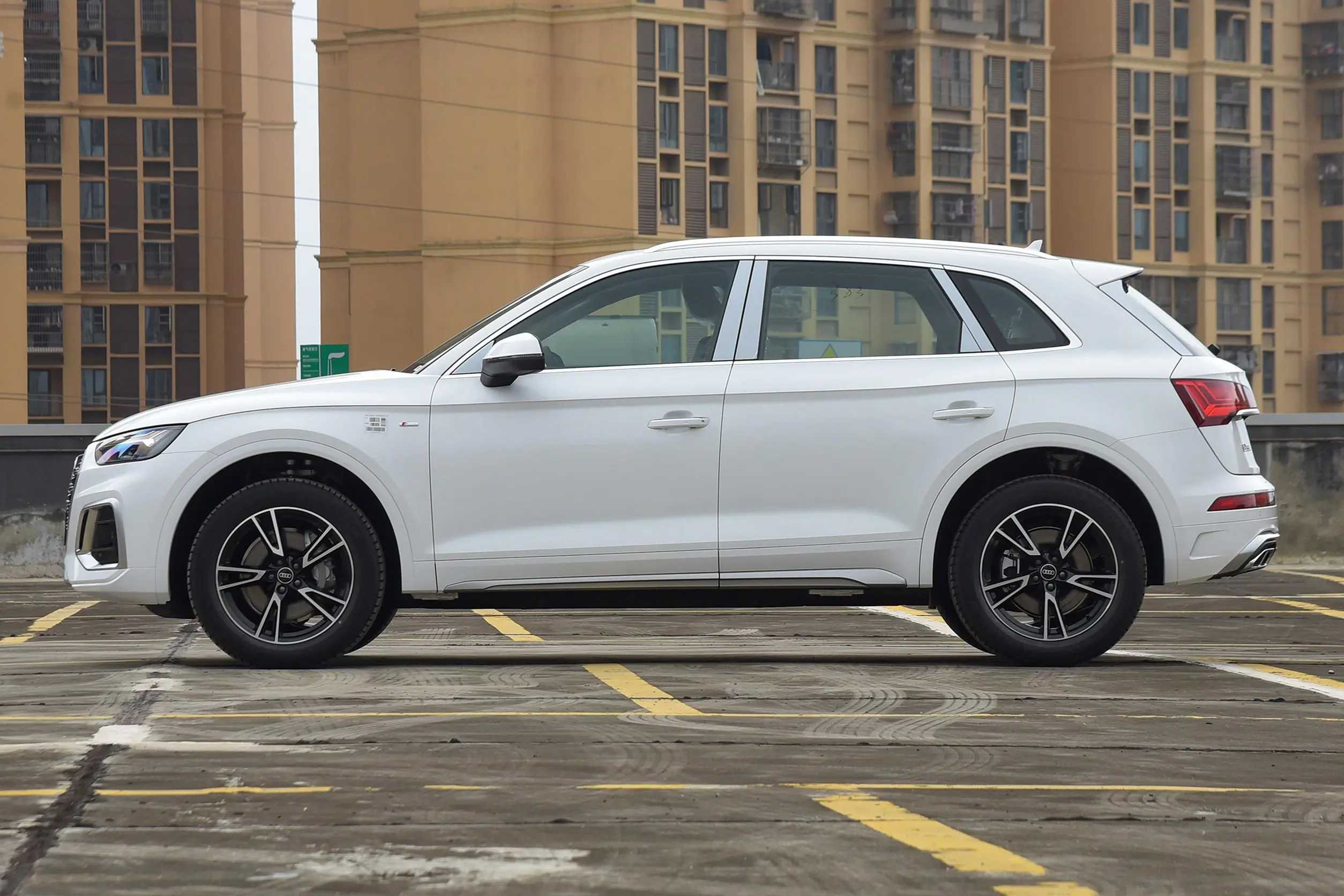 雨天出行的最佳选择 奥迪Q5L——信赖之选，自然之美_搜狐汽车_搜狐网