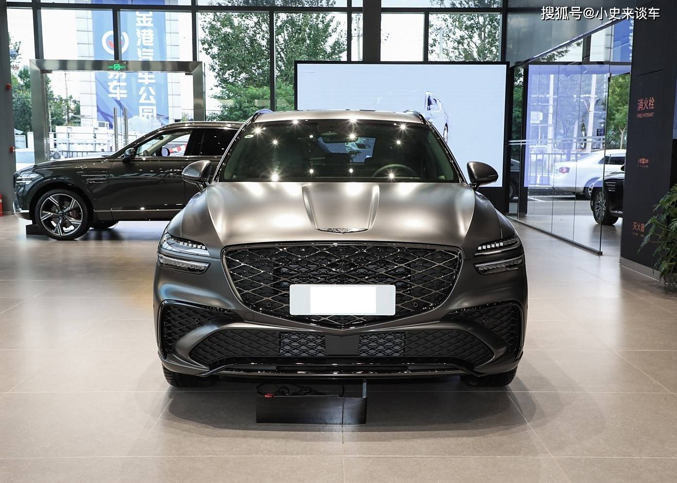 全新中型SUV撞脸“宾利”！预售29.8万配27寸大屏，搭载2.5T+8AT_搜狐汽车_搜狐网