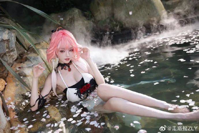 切莫辜负了这一汪深情，走路摇zly温泉cos照曝光，长离再现，这颜值我跪了！_二次元_心灵_角色