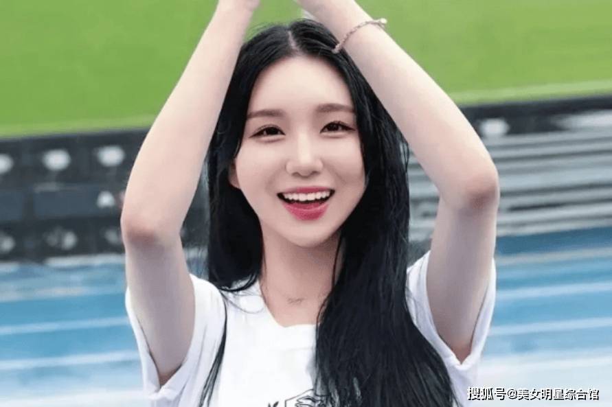 空姐出身的她，颜值身材逆天，简直是人间尤物！__barbie_成为了_健美