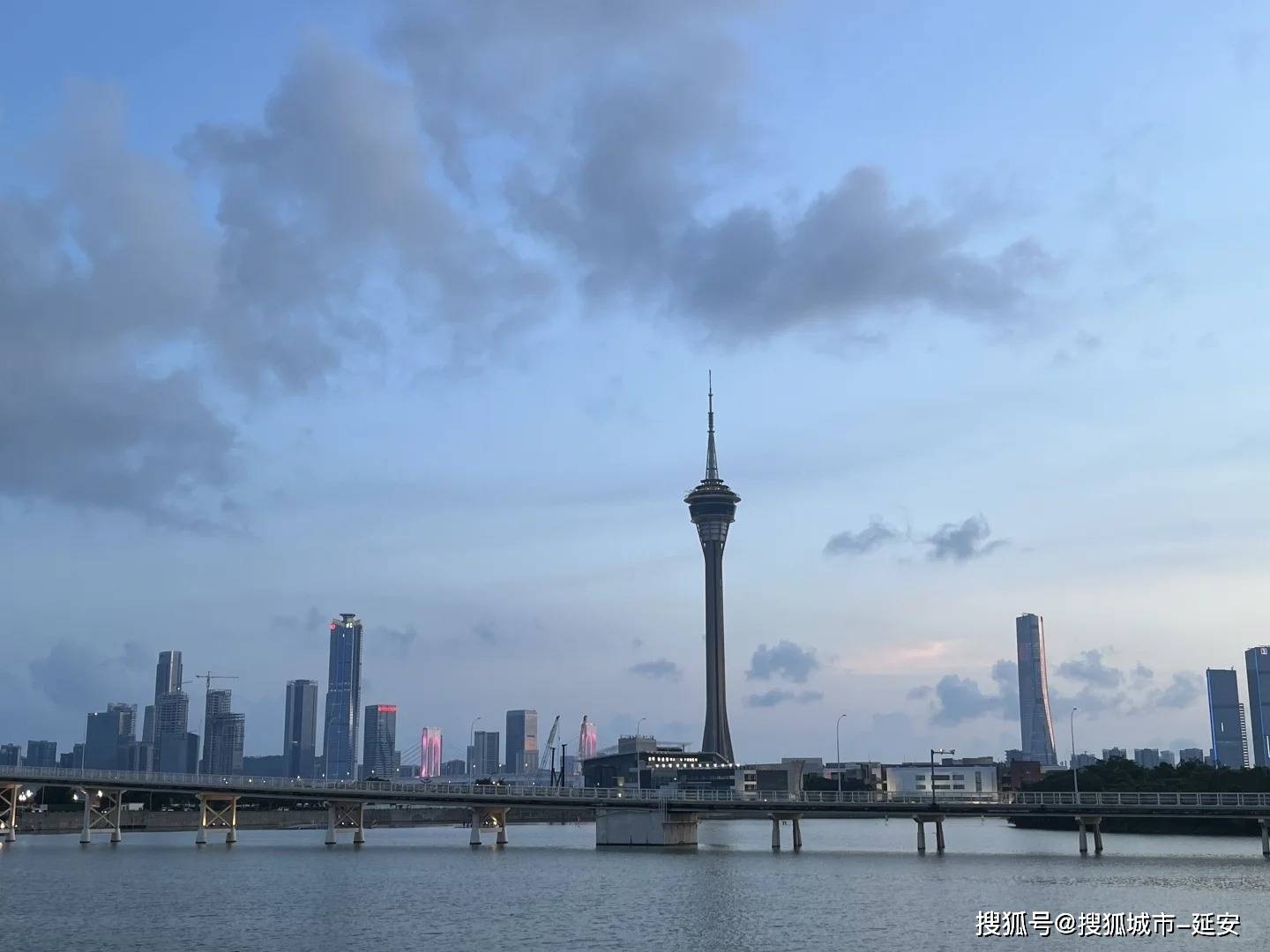 港澳旅游五天纯玩攻略，港澳旅游五天跟团价格？港澳当地纯玩团澳门前往香港