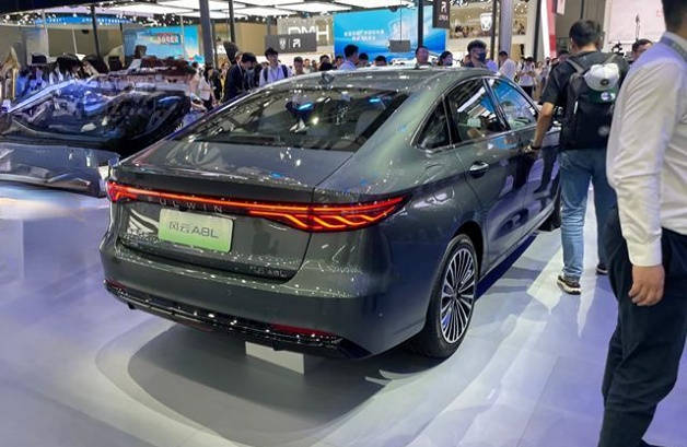 奇瑞风云A8L C-DM配置曝光：标配LED大灯/主驾电动座椅等_搜狐汽车_搜狐网