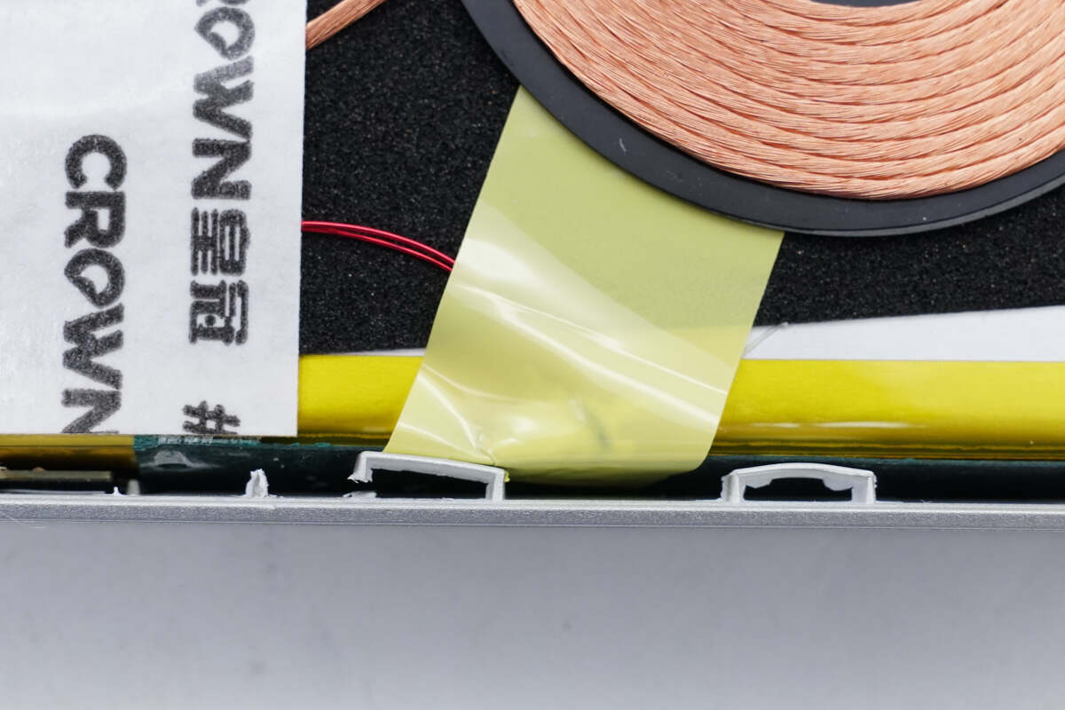 智融科技SW6306移动电源SOC方案获倍思采用，30W磁吸无线充电宝拆解_产品_设计_机身