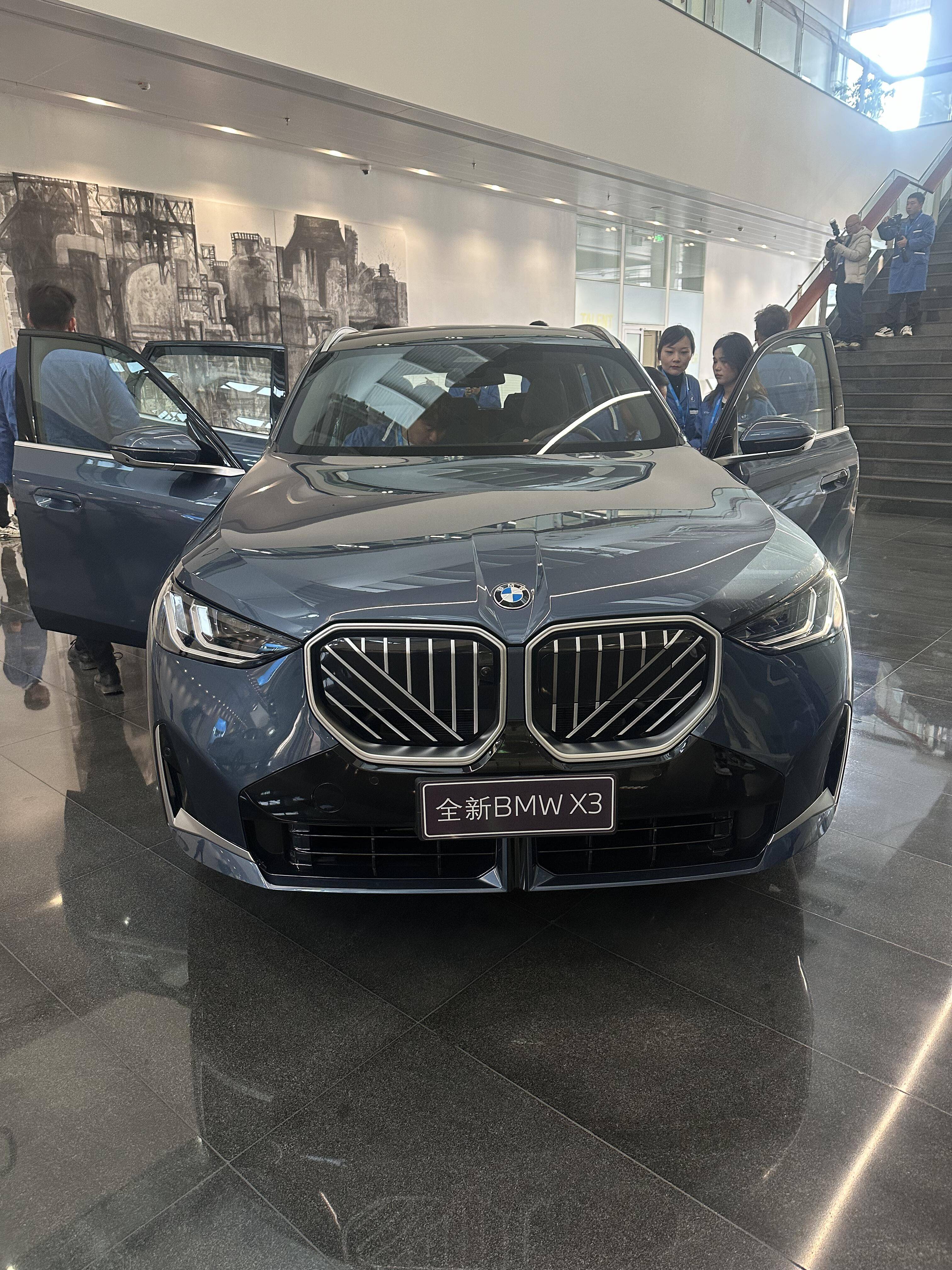全新宝马X3L实车到店，长近4米9+全景星轨天幕，配双联屏+258马力_搜狐汽车_搜狐网