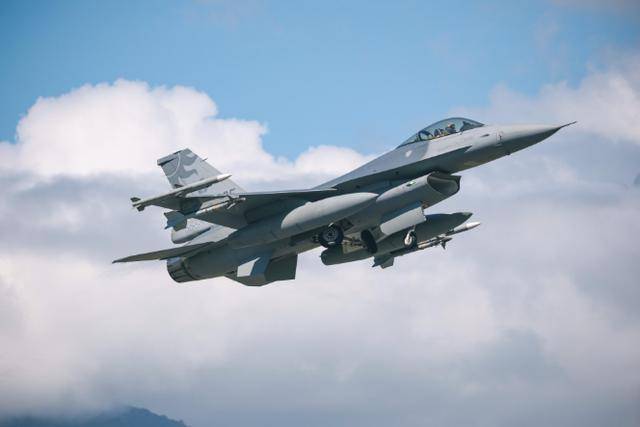 F16V交付又延期，怎么对付歼20？民进党眼红日本，美官员“安抚”_台湾空军_美国_隐形战斗机