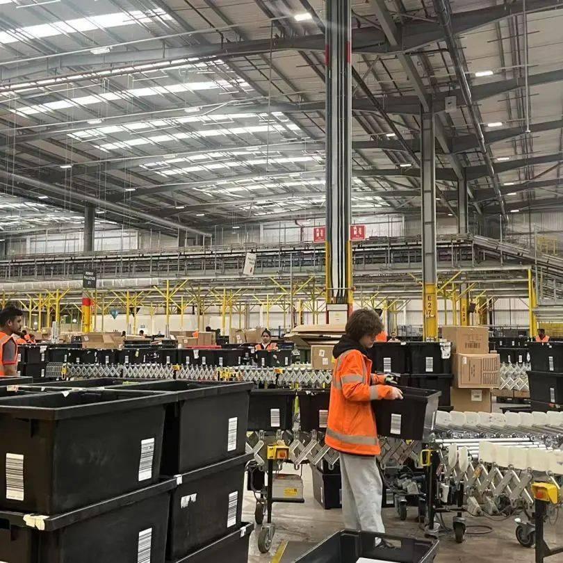 多图！乐丰联运受邀参观亚马逊BHX4仓：探索FBA仓内部高效运转的自动化设备！_仓库_物流_欧洲