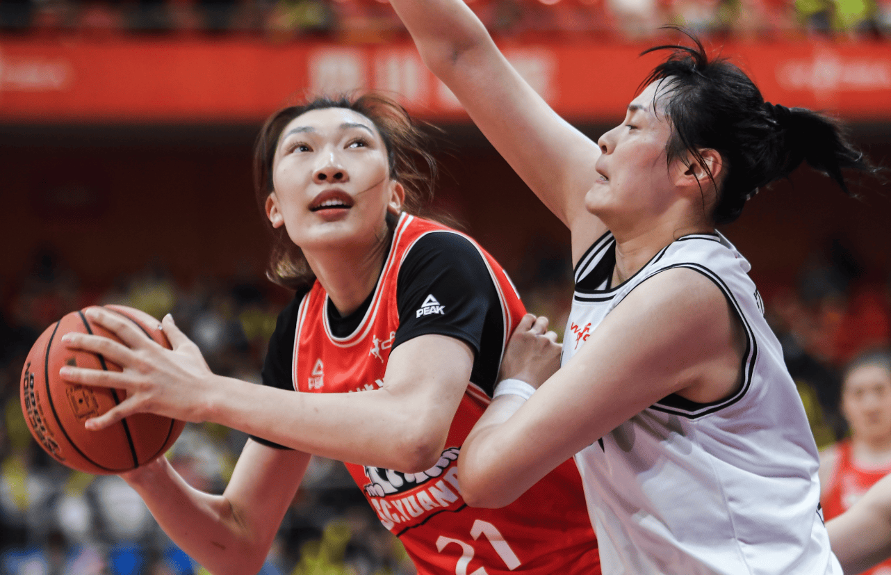 恭喜！中国女篮又一24岁2米中锋蜕变，攻防一体与韩旭组新双塔？_许晨_球员_WCBA