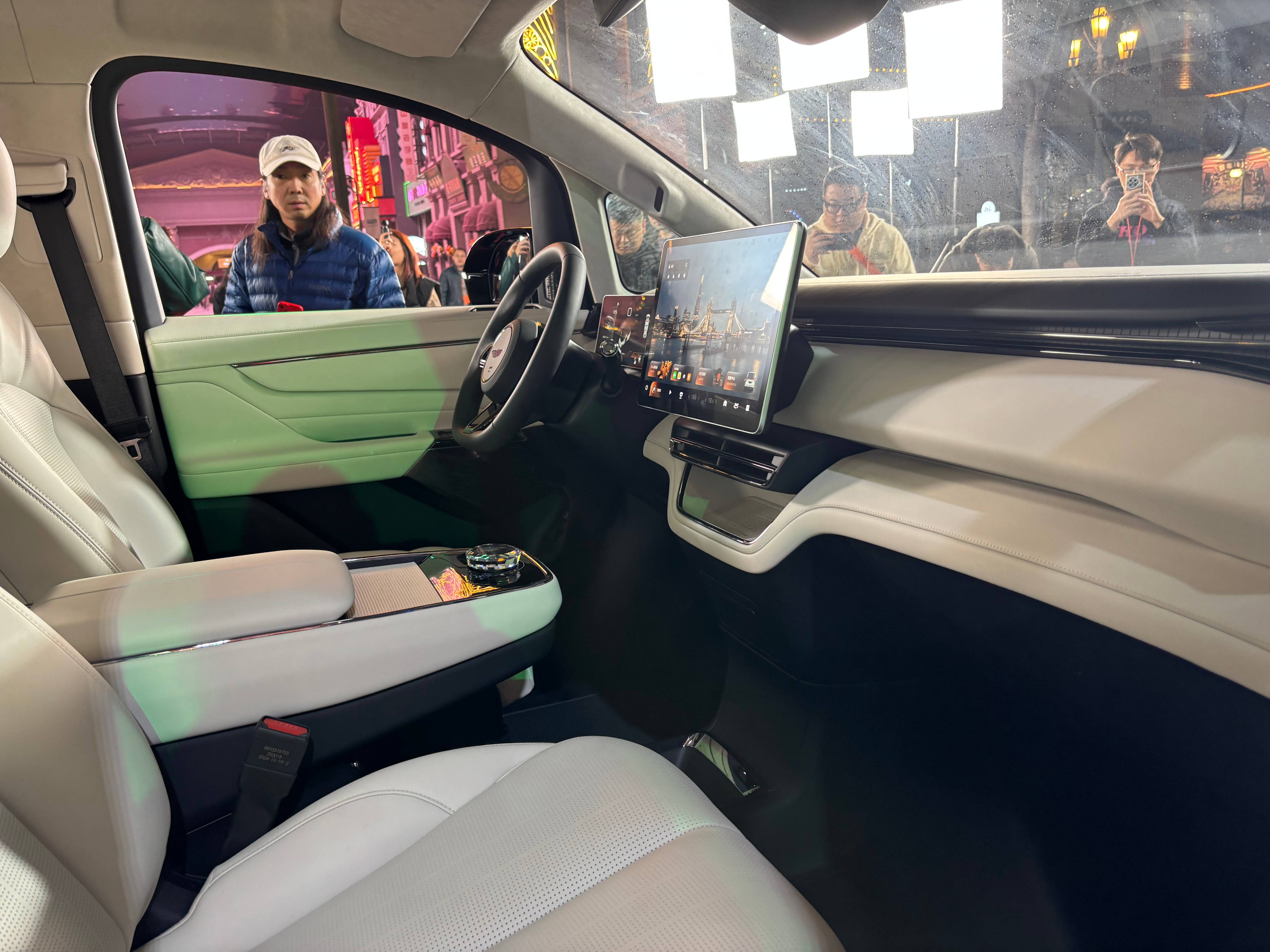 翼真L380售价29.99万元起，配置媲美超豪华车，杠上腾势D9？_搜狐汽车_搜狐网