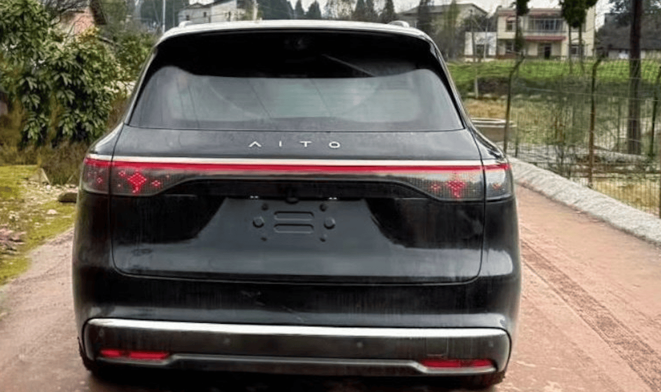 问界M8实车曝光！车长近5米、对标理想L9，会成为下一个爆款吗？_搜狐汽车_搜狐网