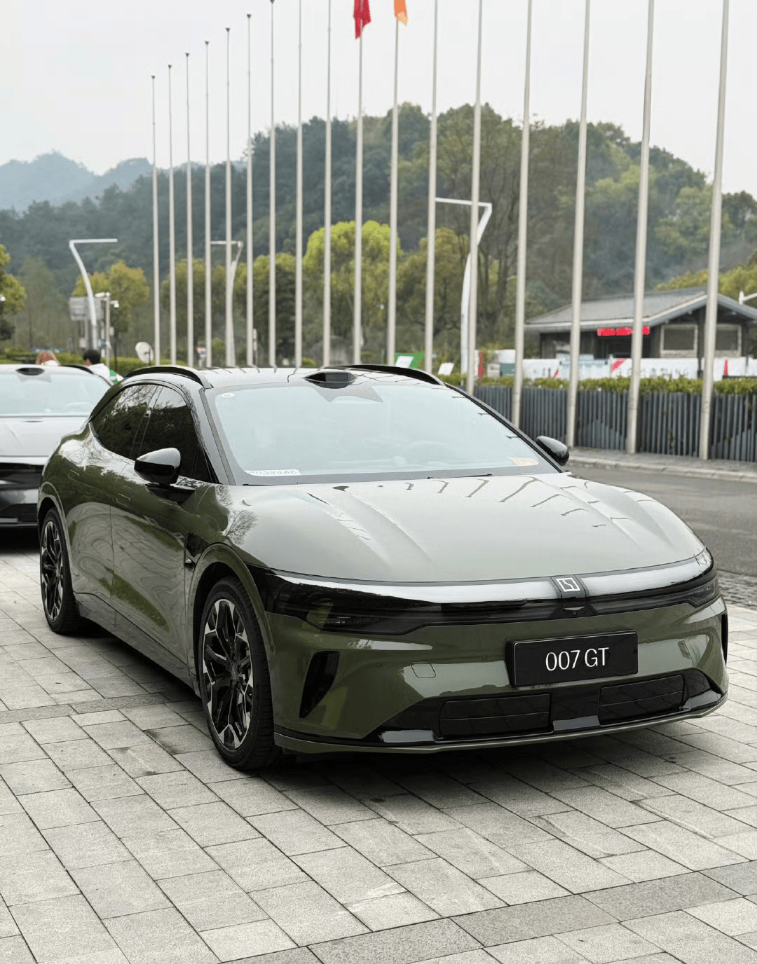 极氪007GT现身街头，猎装造型+千里浩瀚智驾，配646马力+空气悬架_搜狐汽车_搜狐网