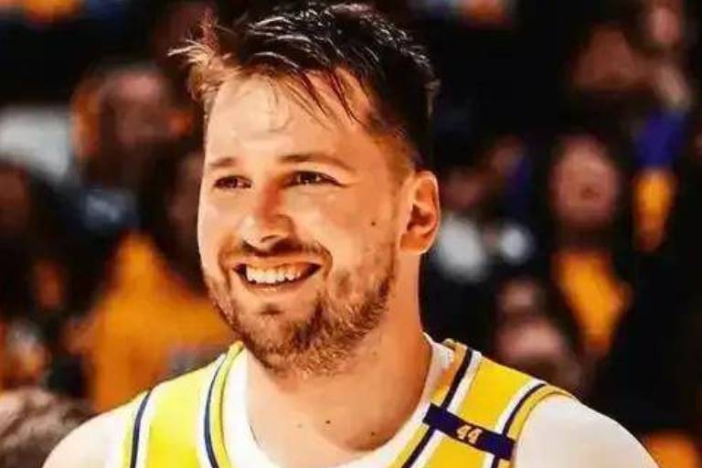 湖人116-123主场饮恨！詹姆斯33分难救主，东契奇被“锁死”_杰姆斯基_防守_NBA