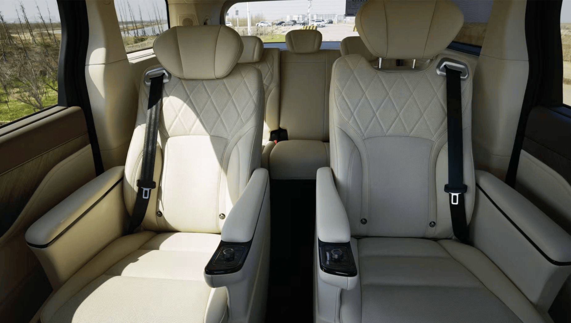 谁说MPV不好开？春日试驾魏牌高山8，家庭MPV就该长这样！_搜狐汽车_搜狐网