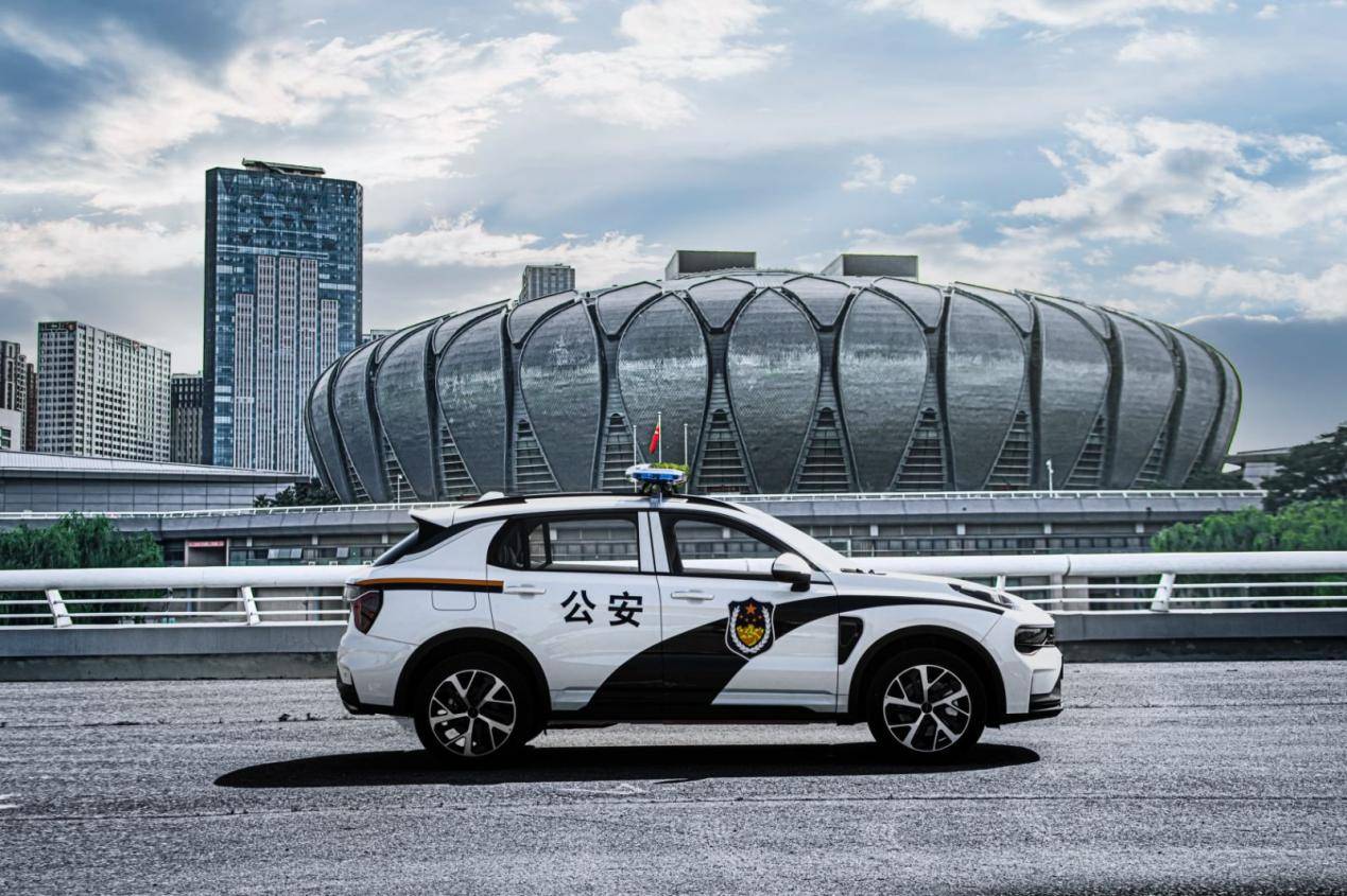 猎狐行动追车戏超燃！领克01凭啥成警车实战靠谱选手？_搜狐汽车_搜狐网