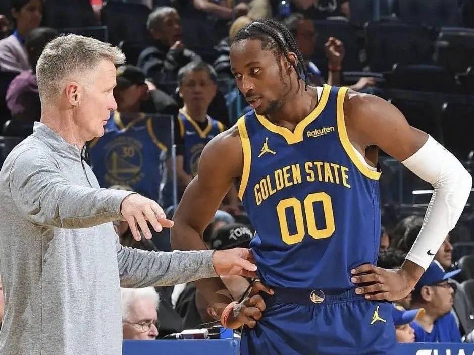 NBA ：勇士107-115不敌火箭队，赛后主教练科尔谈库明加枯坐冷板凳，在抢七大战中可能会回归