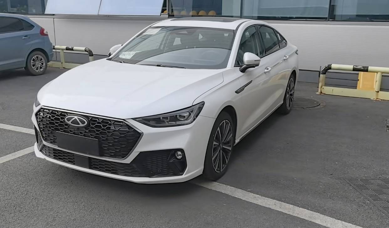 2.0T艾瑞泽8 PRO实车现身，“撞脸”奥迪A7L+四出排气，配261马力_搜狐汽车_搜狐网