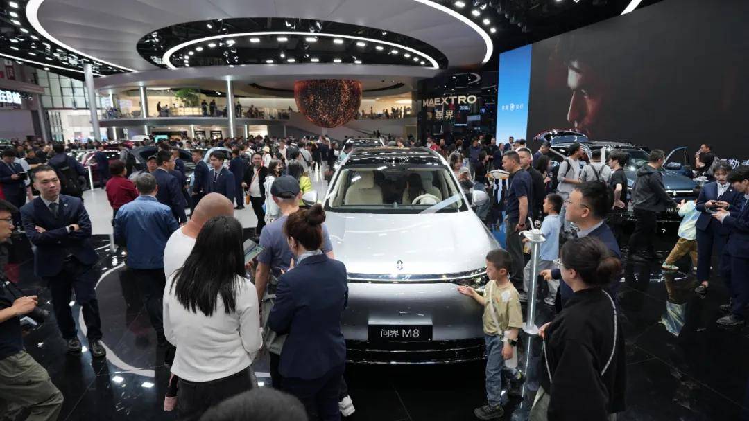 每分钟8.7单！上海车展最火展车问界M8，三招打懵BBA_搜狐汽车_搜狐网